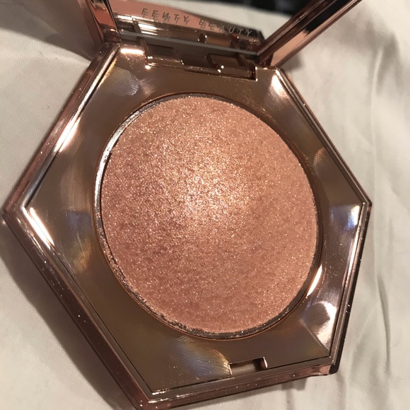 Fenty Beauty | Makeup | Fenty Beauty Rose Rave Highlighter | Poshmark